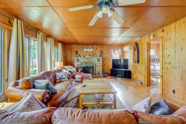 Rapid City Cottage With Patio Near Beach Access! - Elk Rapids, MI