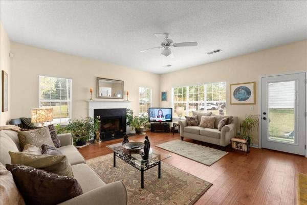 New 4 Bedroom Lithonia Home With Office - Stone Mountain, GA