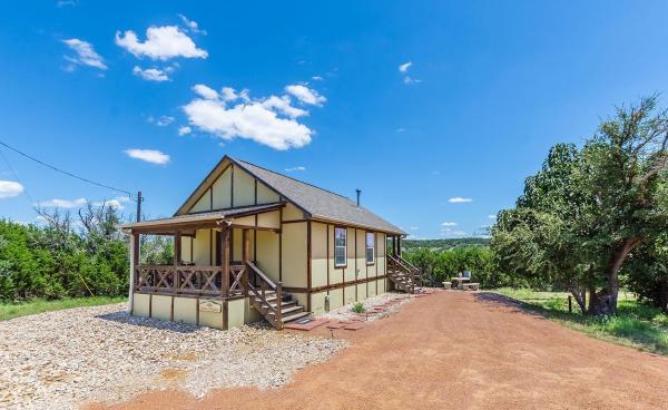 Appian Way Oliva Cottage - Texas
