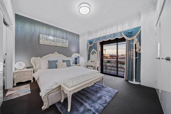 Equitice Winter Moonlight Villa - Belmont