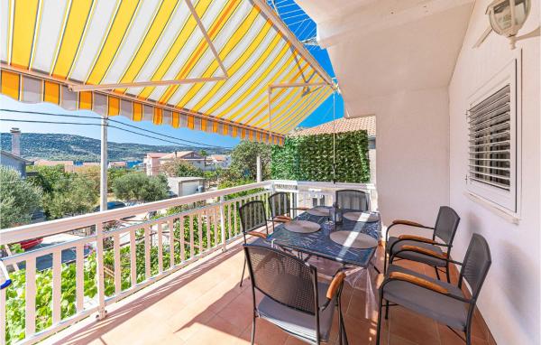 Two-bedroom Apartment In Poljica - Croacia