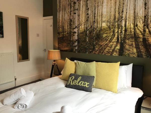 Bright Spacious 3-bed With Office & Patio, Preston - Preston