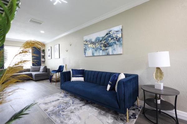 Walk To Stadium - 3br King Bed Haven - Parking - Broward County, FL