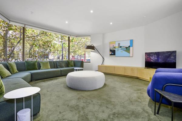 Stylish Bourke Street Urban Retreat In Melbourne Cbd - Ivanhoe