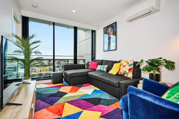 Sunny Southbank Retreat With City Views - Brunswick