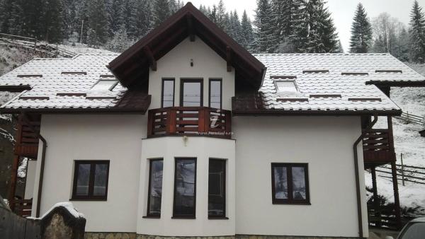 Casa Fuior Din Fundu Moldovei - Pojorâta