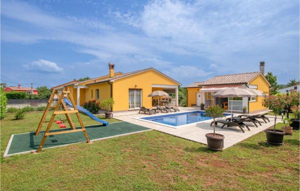 3 Bedroom Stunning Home In Labin - Rabac