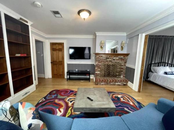 Capitol Hill 2 Bedroom Apartment With Free Parking - Washington, DC