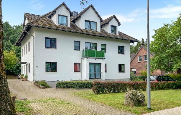 2 Bedroom Nice Apartment In Schwerin - Schwerin