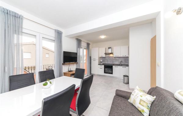 Two-bedroom Apartment In Sevid - Sevid