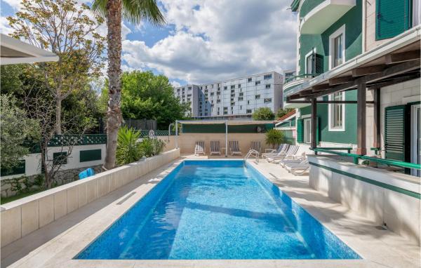 Awesome Home In Split With Sauna - Split