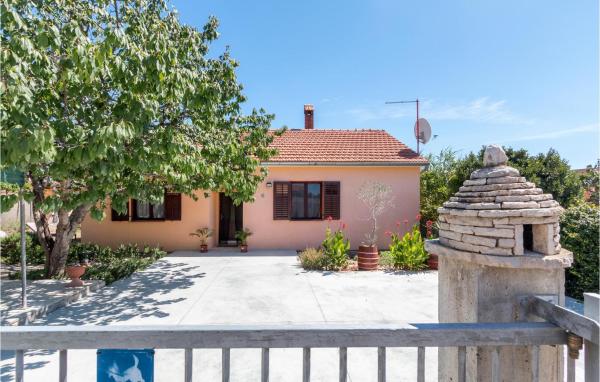 2 Bedroom Beautiful Home In Sikici - Pula