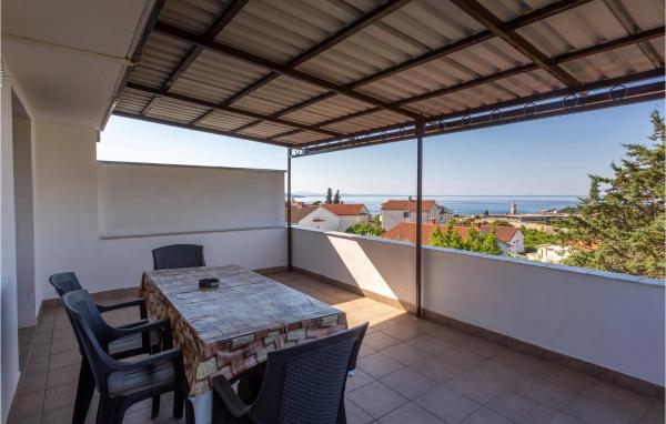 2 Bedroom Awesome Apartment In Krk - Krk