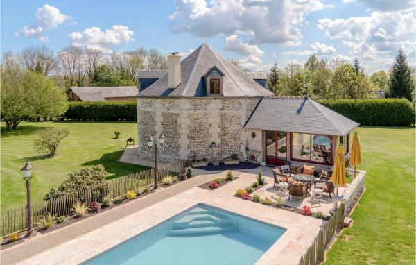 Nice Home In Morainville Jouvaux - Lisieux