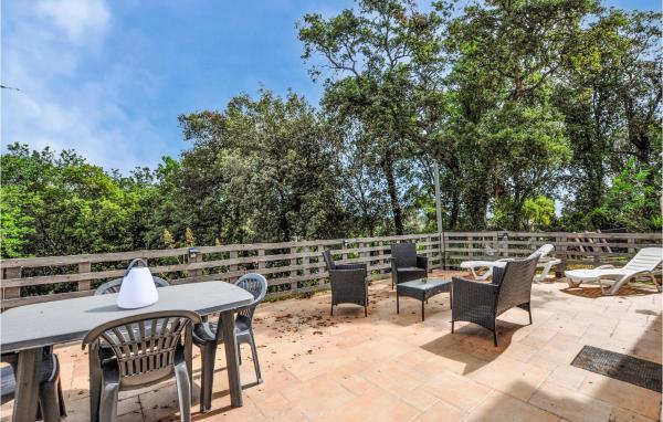 2 Bedroom Beautiful Apartment In Biot - Biot