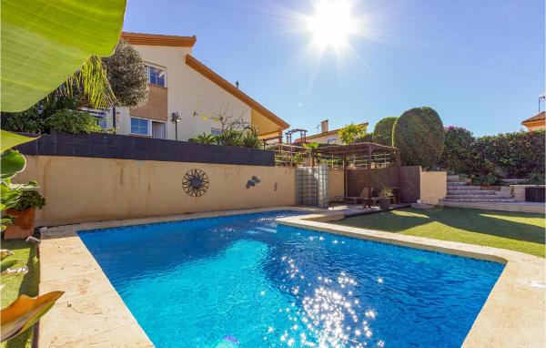 3 Bedroom Gorgeous Home In Busot - Alicante