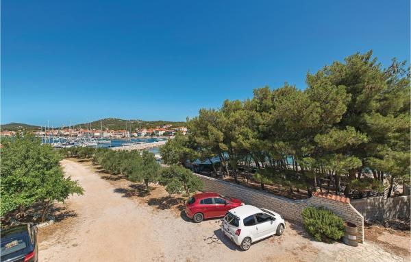 One-bedroom Apartment In Jezera - Pirovac