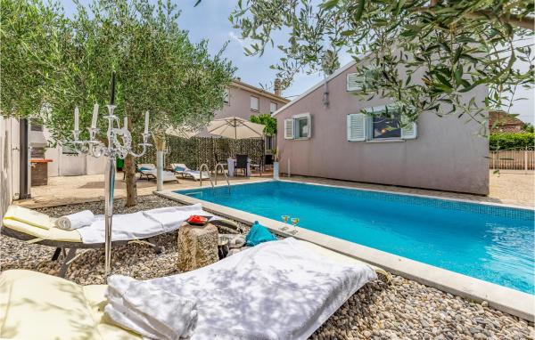 2 Bedroom Stunning Home In Sisan - Medulin