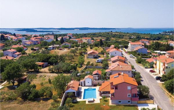 8 Bedroom Awesome Home In Pula - Pula