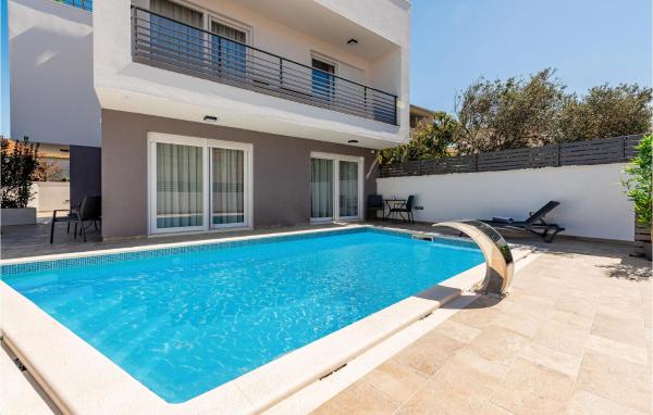 Amazing Home In Pakostane With Sauna - Tisno