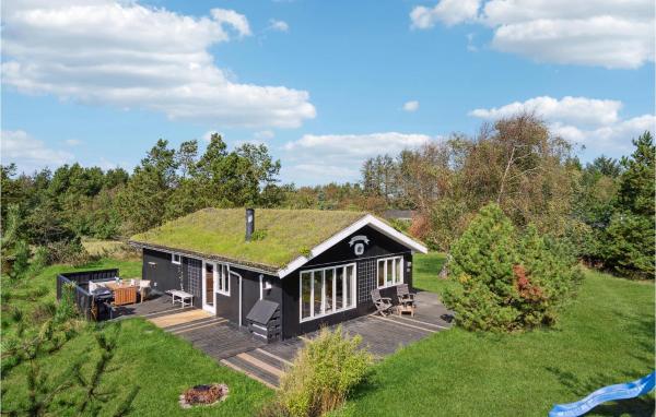 3 Bedroom Cozy Home In Blokhus - Saltum