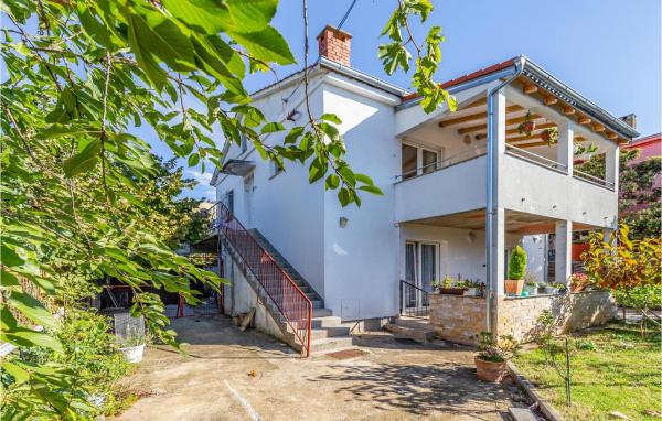 2 Bedroom Gorgeous Apartment In Pula - Pula