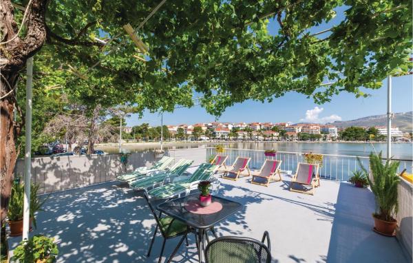 Four-bedroom Holiday Home In Stobrec - Salona