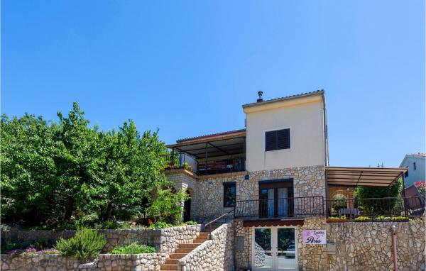 2 Bedroom Cozy Apartment In Njivice - Njivice
