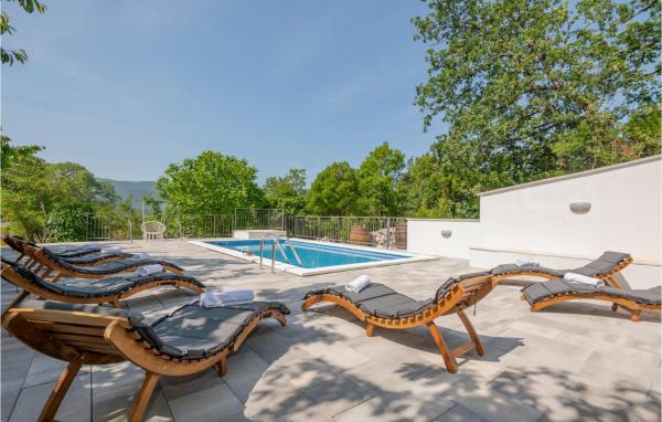 Amazing Home In Vrgorac With Wifi - Podaca