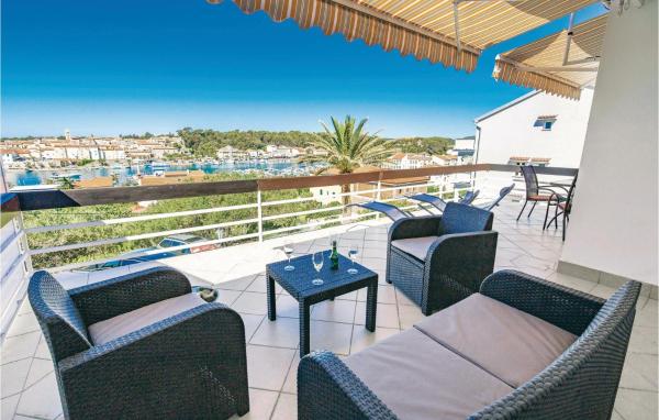 1 Bedroom Awesome Apartment In Banjol - Rab