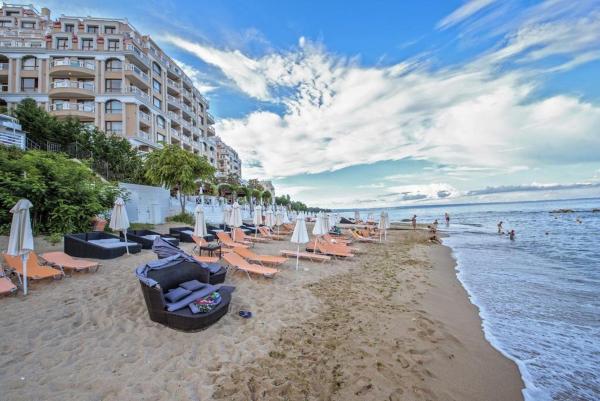 Luxurious Beachfront Apartment With Private Beach And Panoramic Views In La Mer Complex - Varna