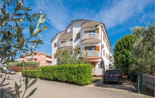 Beautiful Apartment In Zambratija - Piran