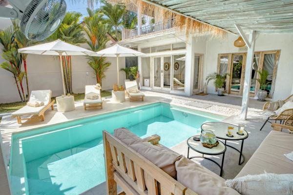 Villa Piece Of Peace Private 3br With Large Pool And Garden - Canggu