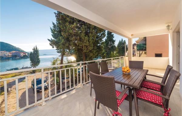 Two-bedroom Apartment In Blace - Duba