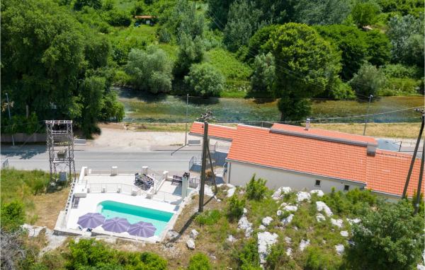 4 Bedroom Lovely Home In Klis - Solin