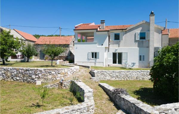1 Bedroom Amazing Apartment In Podgrade - Mimice