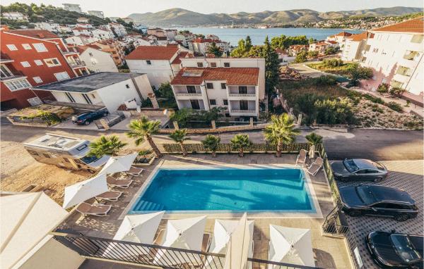 Cozy Apartment In Okrug Gornji - Trogir