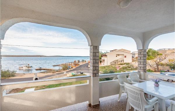 Nice Apartment In Kustici With House Sea View - Mandre