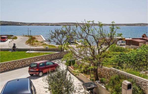 2 Bedroom Nice Apartment In Kustici - Mandre