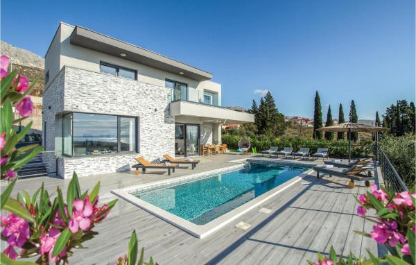 Stunning Home In Kucine - Split