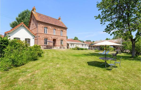 Beautiful Home In Fressin With Kitchen - Pas-de-Calais