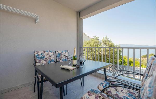 Amazing Apartment In Podaca With Wifi - Drvenik