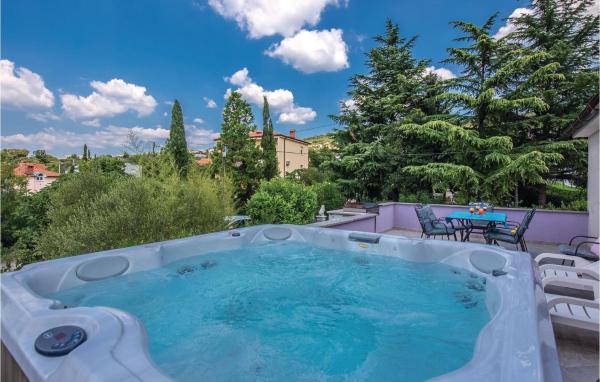 Awesome Apartment In Kostrena - Croatie