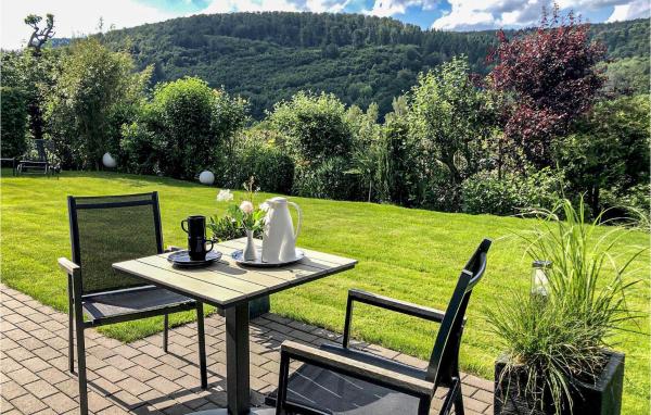 2 Bedroom Cozy Apartment In Bad Pyrmont - Emmerthal