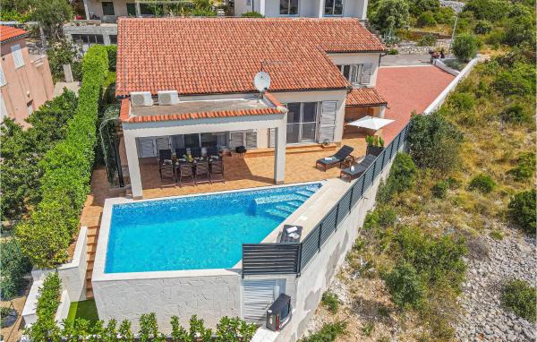 4 Bedroom Stunning Home In Brodarica - Brodarica