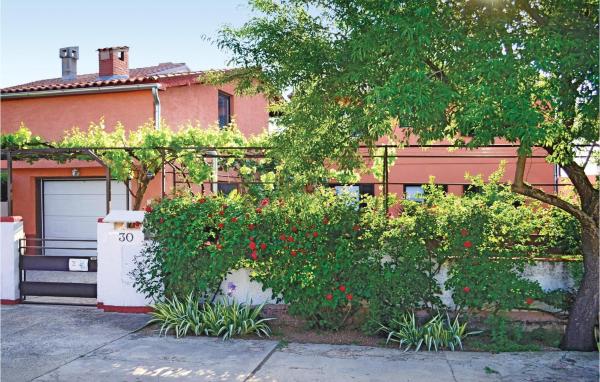 Studio Apartment In Valbandon - Pula