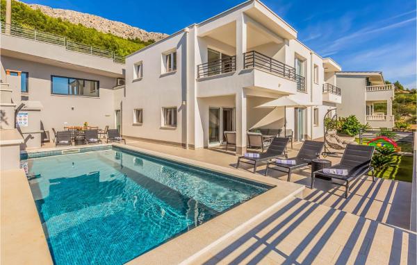 5 Bedroom Amazing Home In Jesenice - Omiš