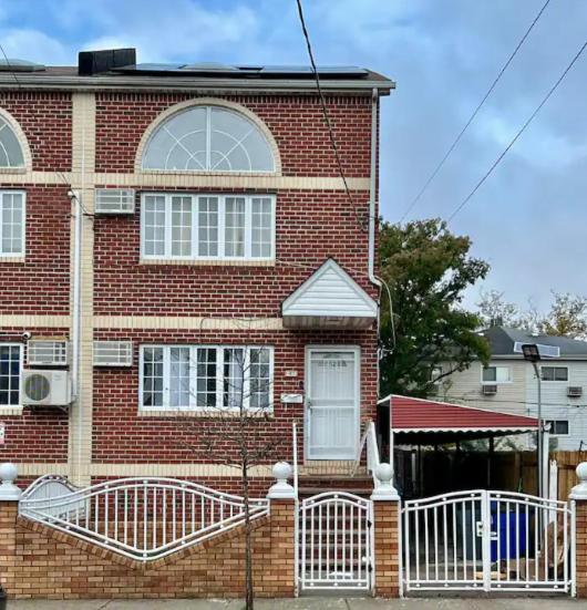 Private Room In Brooklyn - Close To Jfk And Easy Access To Transportation - Long Island, NY