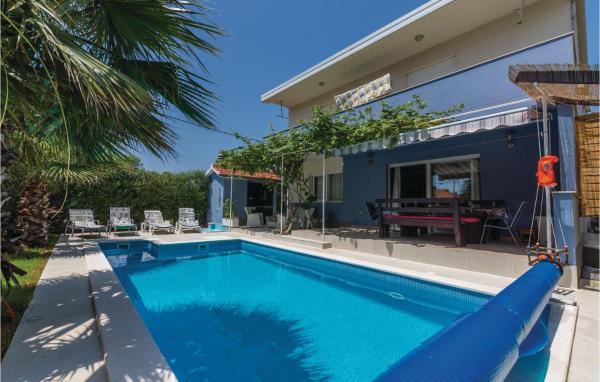 Holiday Home Kastel Luksic 12 - Split