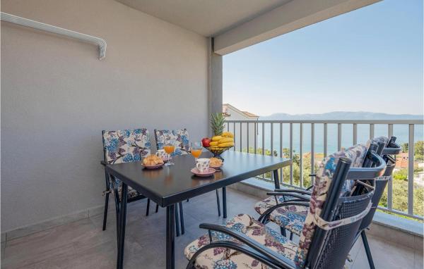 2 Bedroom Gorgeous Apartment In Podaca - Drvenik